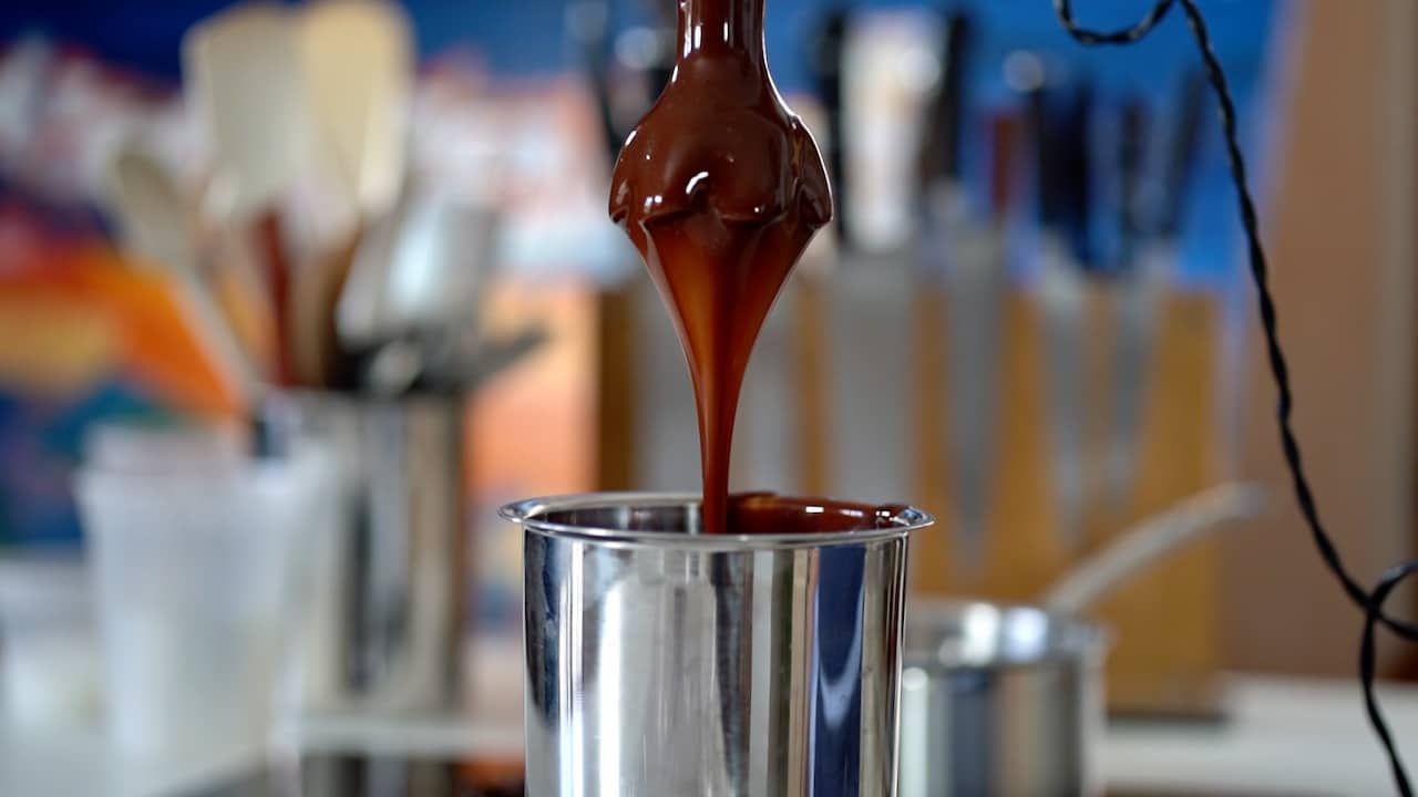 Chocolate Mirror Glaze - Bruno Albouze recipes